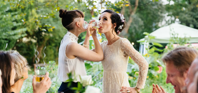 10 Ways to Plan a Wedding On a Budget | Citizens Bank